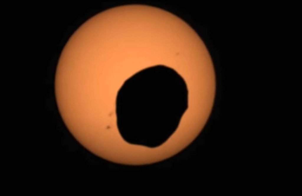 The Martian solar eclipse - Electrical e-Library